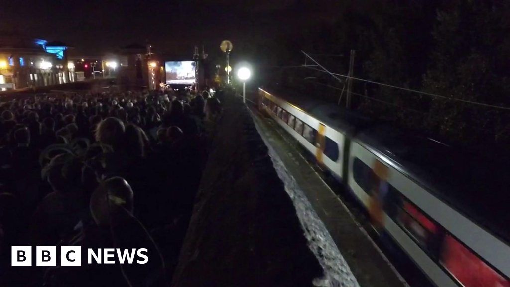 Real trains accompany Steve Reich's Different Trains concert - BBC News
