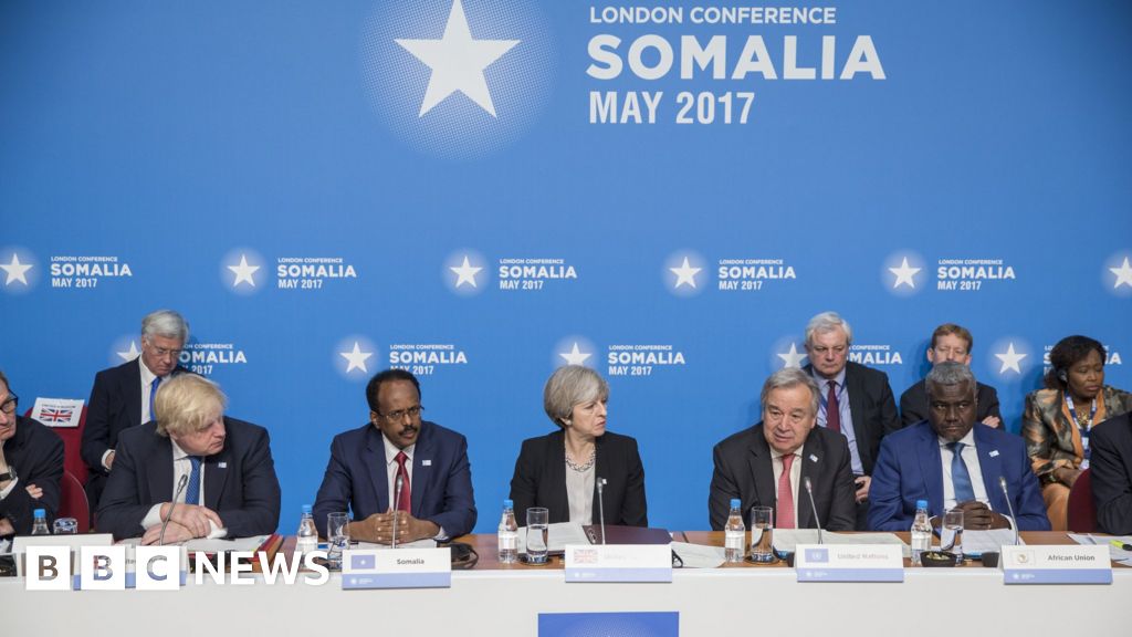 Somalia signs security pact with backers at London talks - BBC News