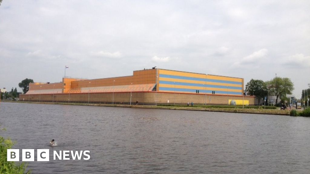 The prison wing housing only terrorists - BBC News