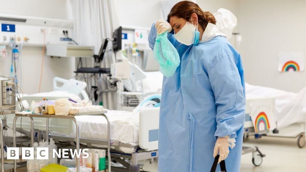 Scottish cancer waiting times performance at record low - BBC News