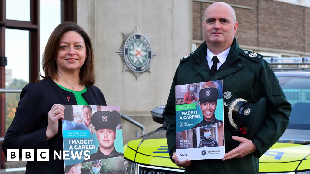 Catholic recruitment an issue as PSNI turns 20 - BBC News