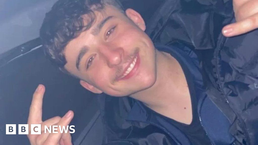 Owen Dunn: £20K reward offered for information about stabbing - BBC News