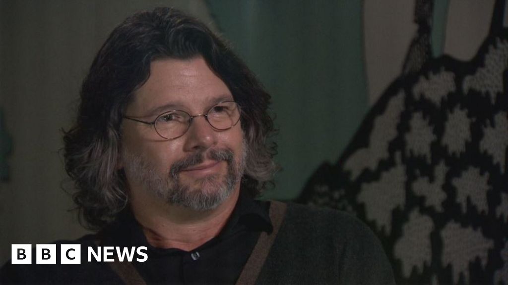 Outlander's Ron Moore on filming in Scotland - BBC News