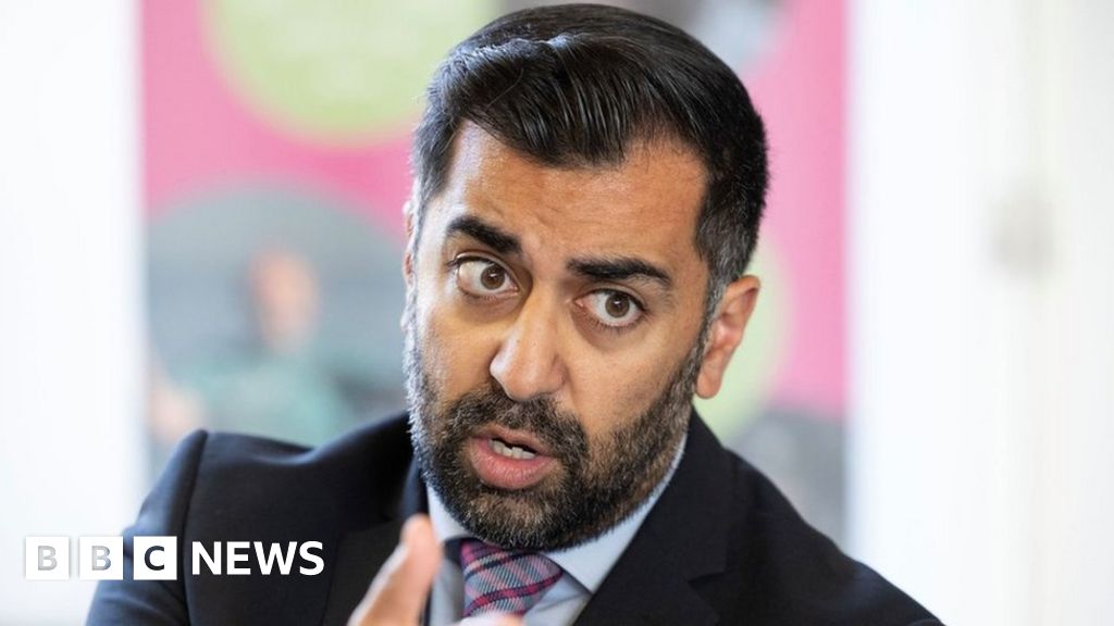Yousaf condemns PM plans to delay climate pledges