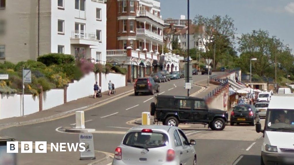 Essex policemen injured in three-car crash in Southend - BBC News