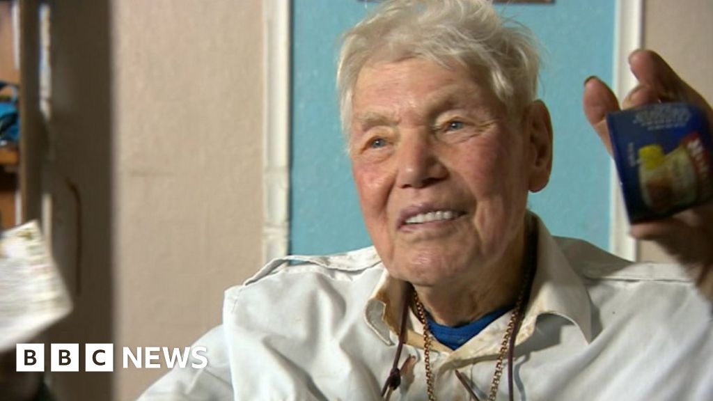 Jarrow charity legend "Jarra Jim" burgled for just £1.20 - BBC News