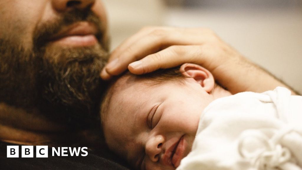 250 new Welsh dads took shared parental leave last year - BBC News