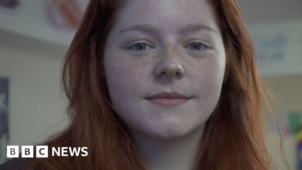 Legal highs: Spice addiction 'made me punch myself' - BBC News