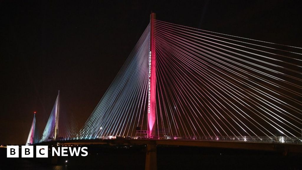 Queensferry Crossing lit up ahead of opening - BBC News