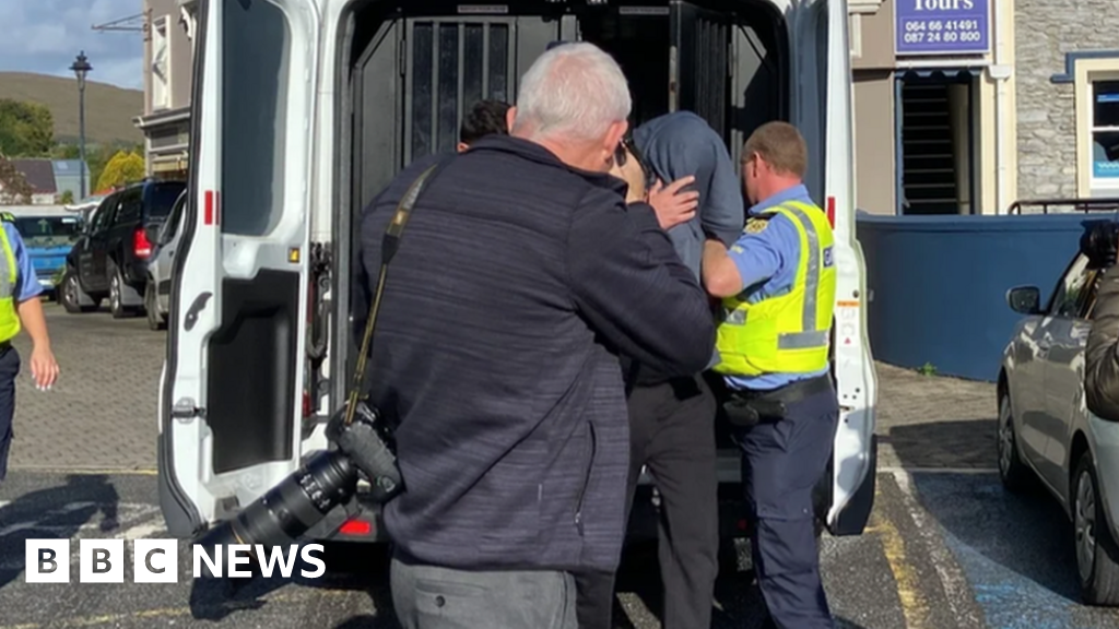 County Kerry: Man charged over Tralee funeral killing - BBC News