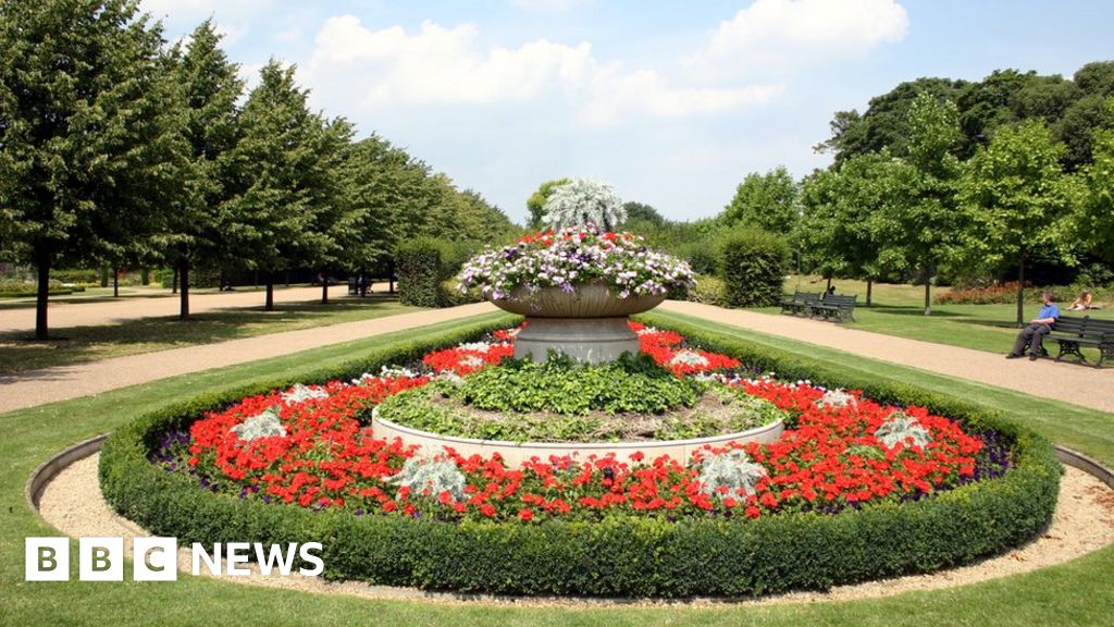 UK parks boost quality of life by £34bn - BBC News
