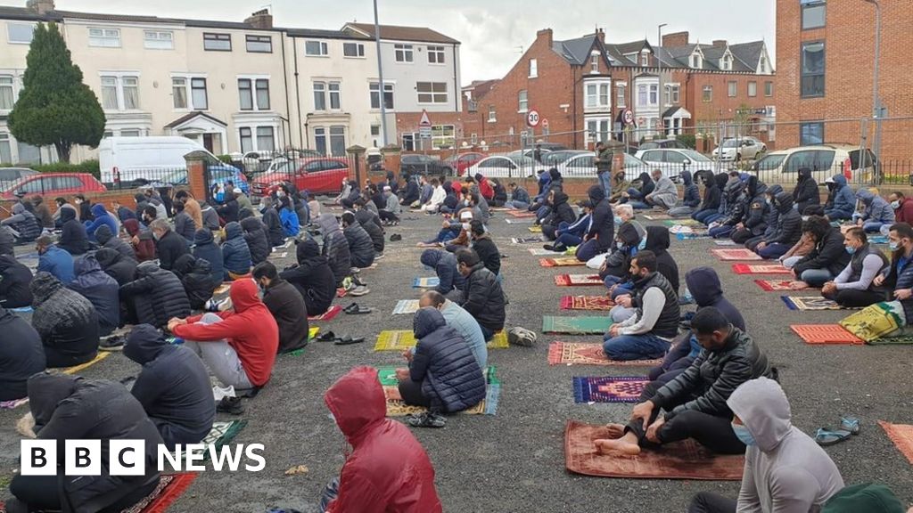 Middlesbrough community plans new mosque after outgrowing site - BBC News