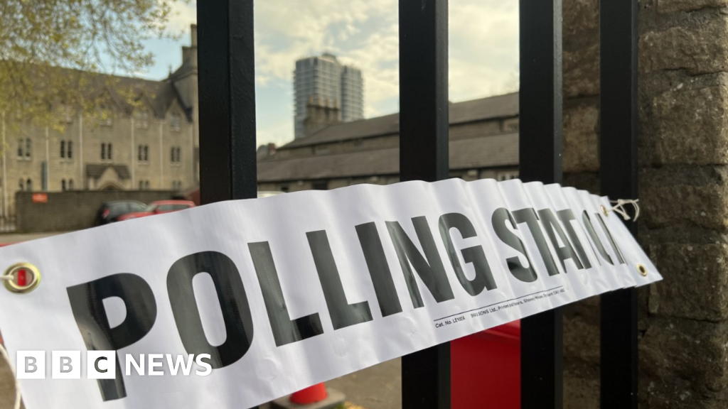 Hundreds unable to vote due to new ID rules - BBC News