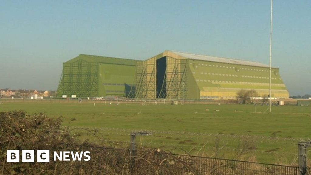 Cardington airship shed marks 100th anniversary - BBC News