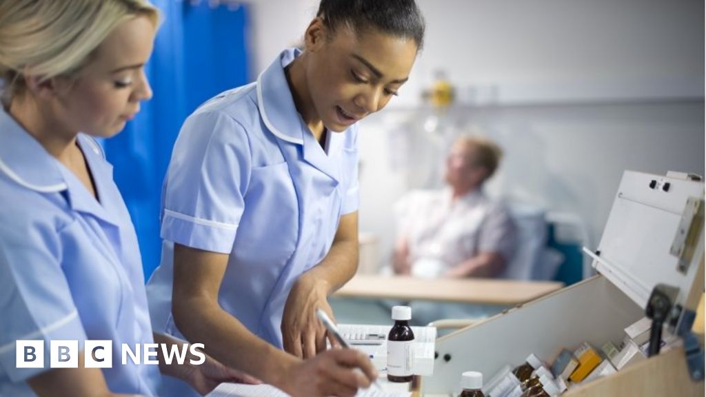 NHS 10-year plan: Labour attacks Theresa May over proposals - BBC News