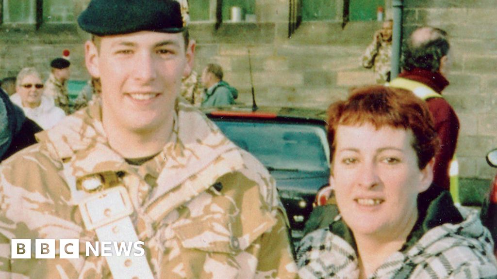Lee Rigby mother reads aloud ‘treasured’ last text message - BBC News