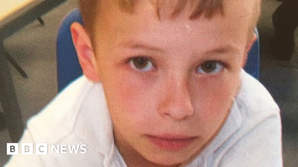 Rothwell tractor death family call for change in law - BBC News