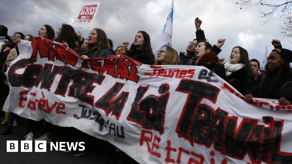 France student protests: PM Valls offers jobseeker aid - BBC News
