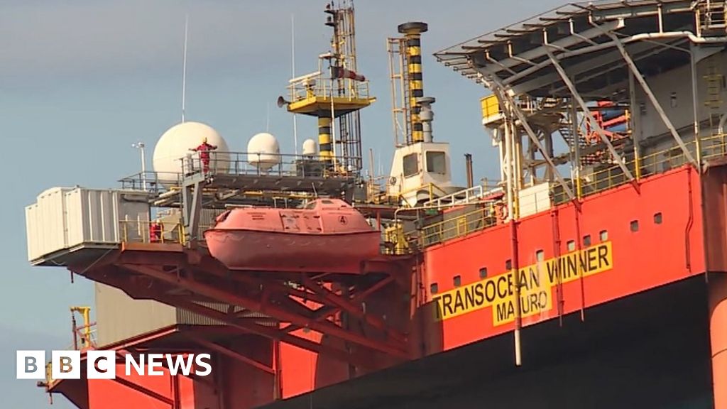 Two of four fuel tanks on Transocean Winner 'intact' - BBC News