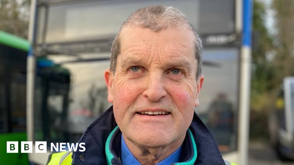 Ex First Bus boss takes to road amid driver shortage - BBC News