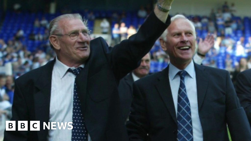 Ex-Ipswich Town footballer Ted Phillips dies, aged 84