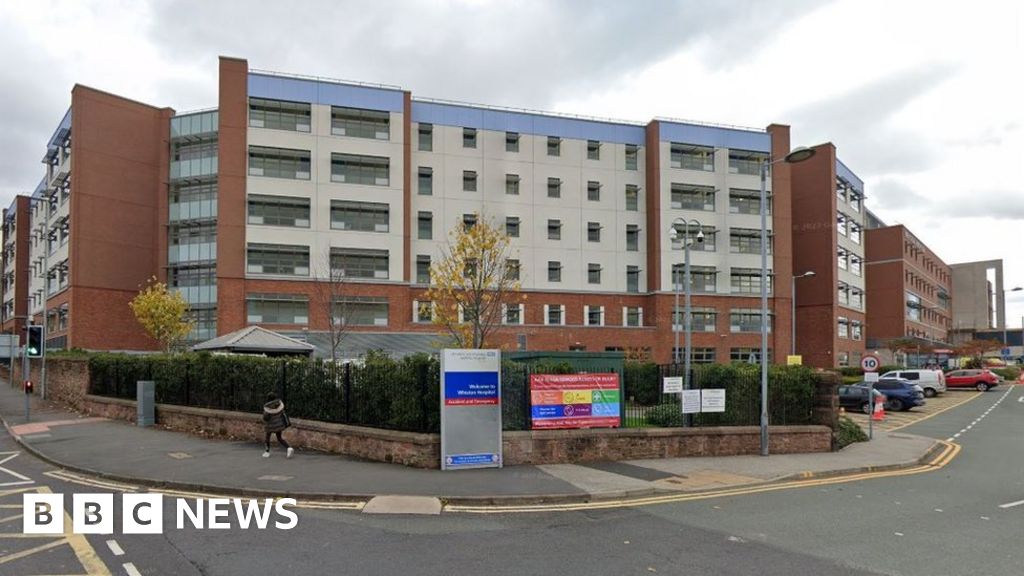 People warned to avoid 'at capacity' Merseyside A&E services - BBC News