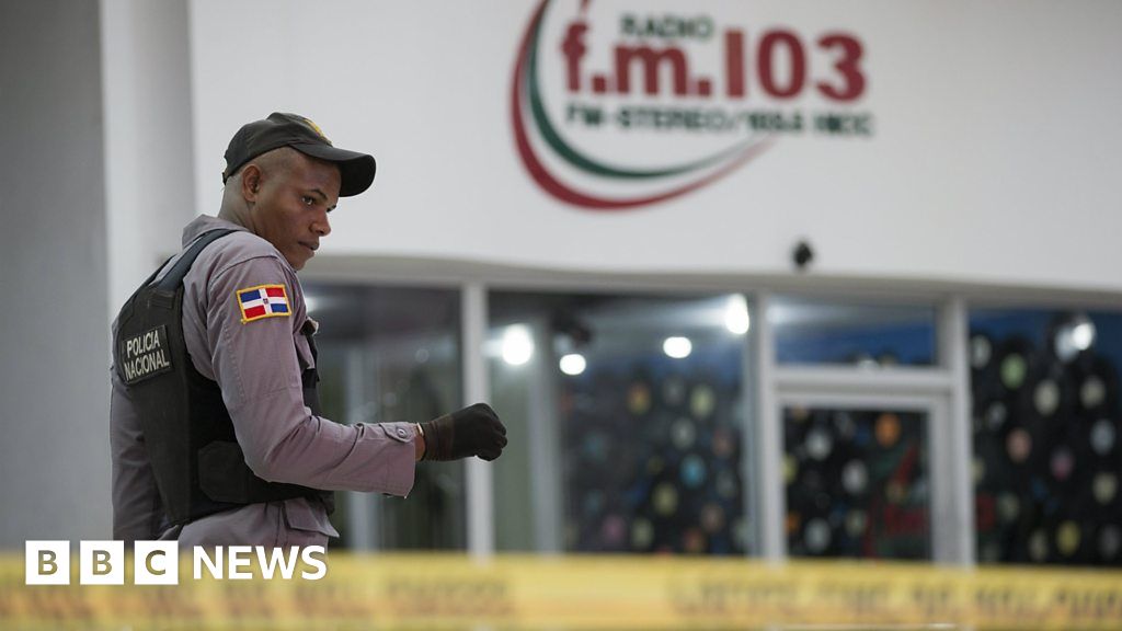 Two radio journalists killed during a live broadcast - BBC News