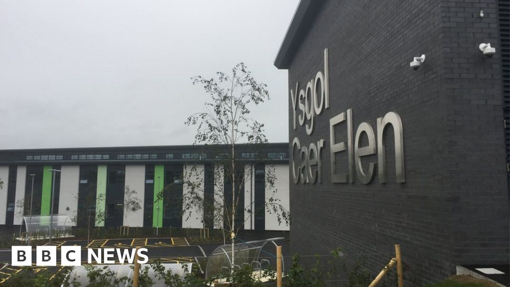 New £28m Welsh medium school in Haverfordwest opens - BBC News