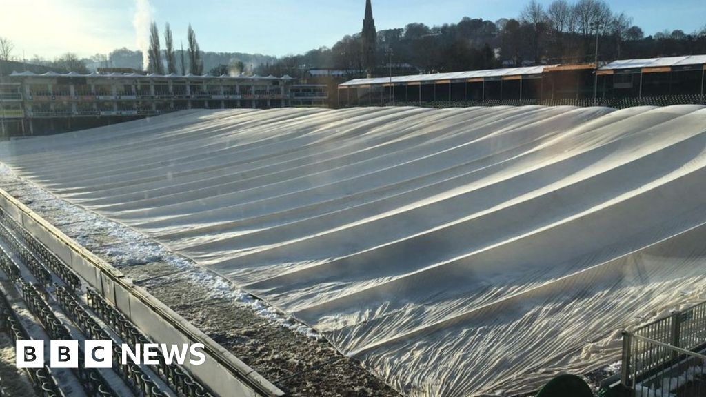 Bath Rugby 'got it wrong' on ticket refunds after snow - BBC News