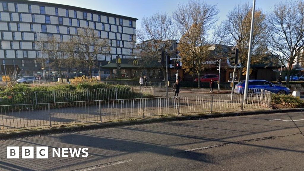 Lincoln man seriously injured after being hit by car Lincoln man seriously injured after being hit by car