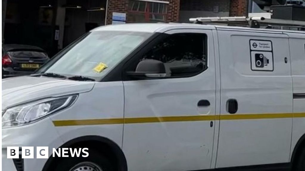 Ulez camera van fined £110 for illegal pavement parking - BBC News