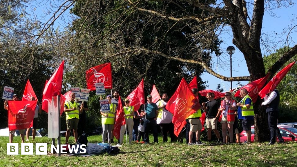Council strikes in Wales to be extended by three weeks - BBC News