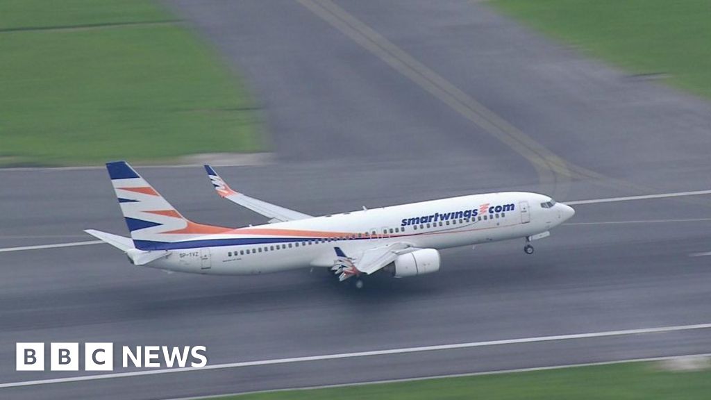 Sudan: First plane carrying UK evacuees lands at Stansted