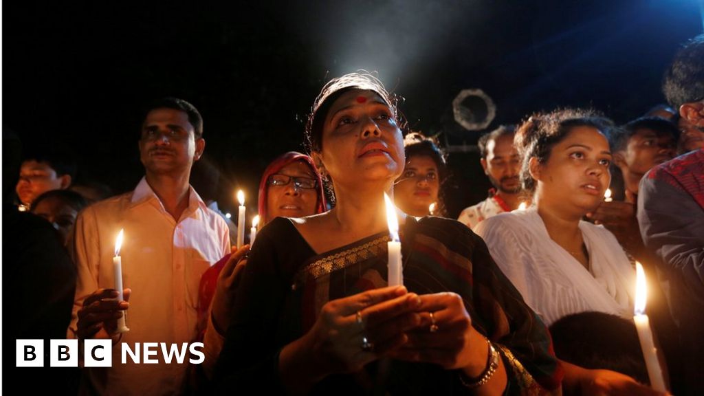 Bangladesh attack: Dhaka's Holey cafe attackers were known to police - BBC News
