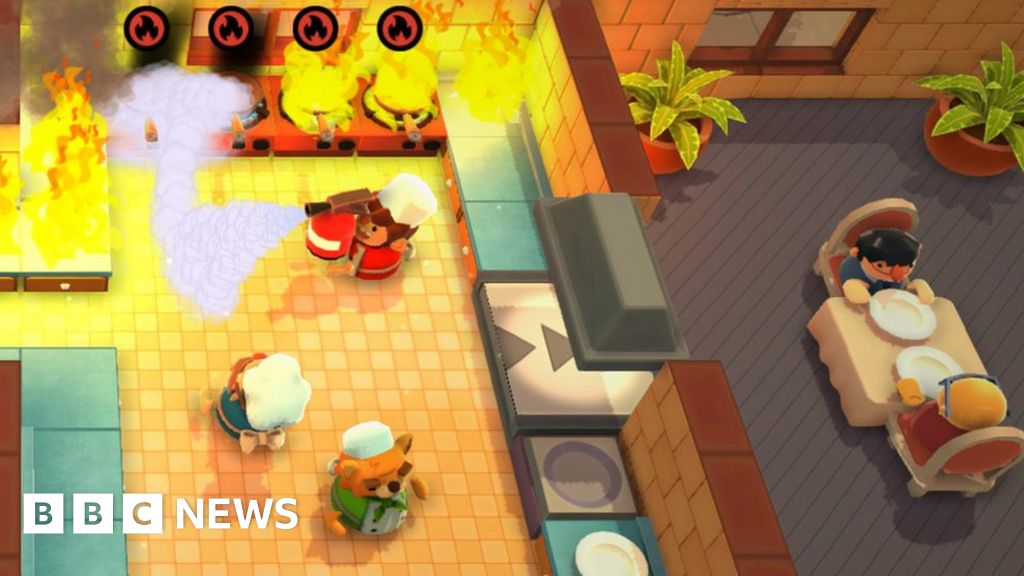 Overcooked: 'Co-op games make us angrier' - BBC News