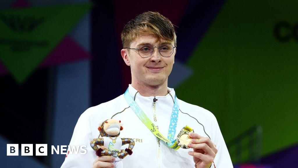 Gold medal-winning swimmer says kids 'deserve' pool access - BBC News