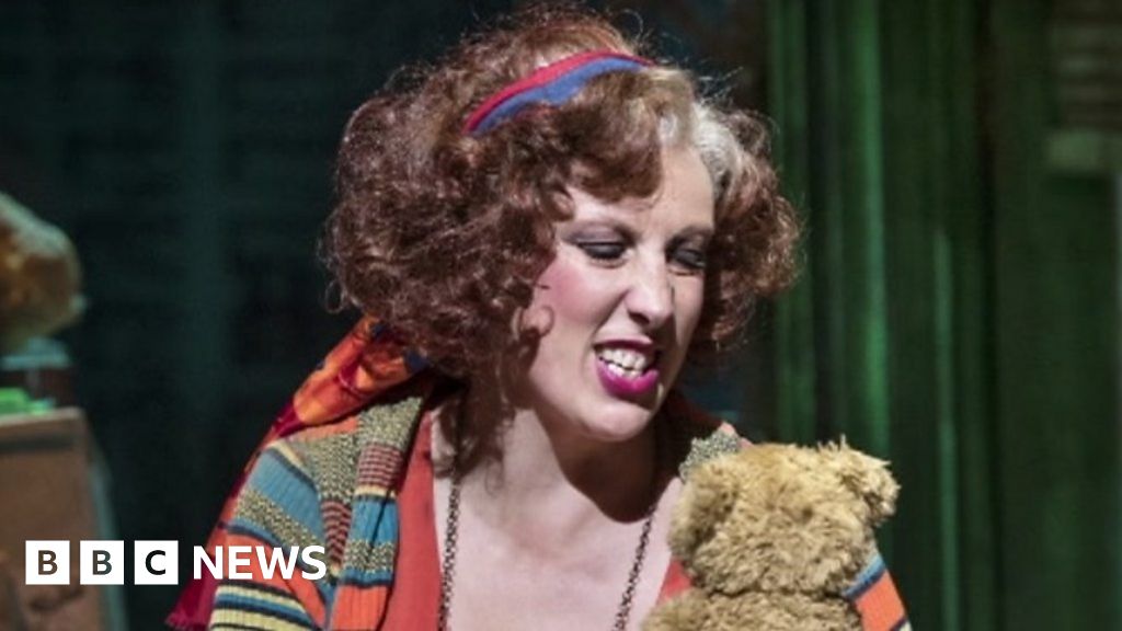 Miranda Hart makes her West End debut