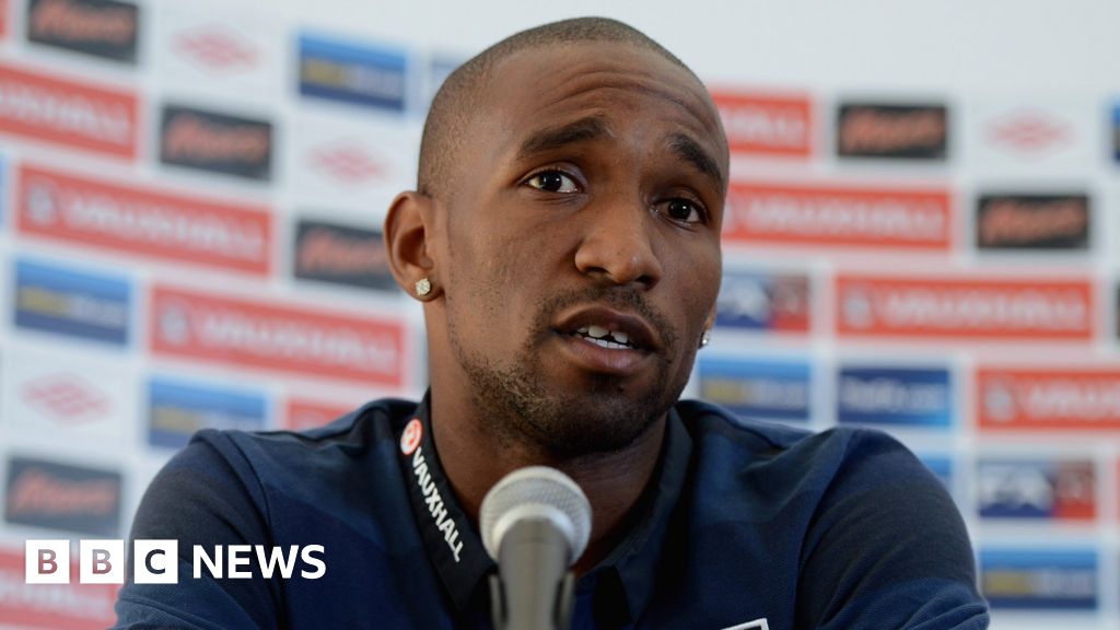 Jermain Defoe wants a PA... jobs include sorting out bonfire night ...