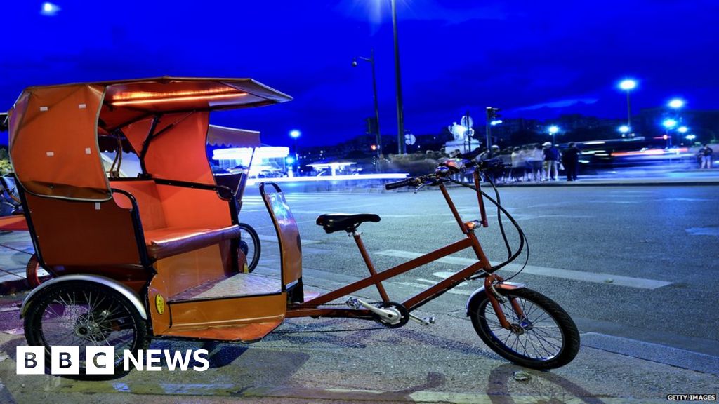 Irish plan to ban rickshaws over safety concerns - BBC News