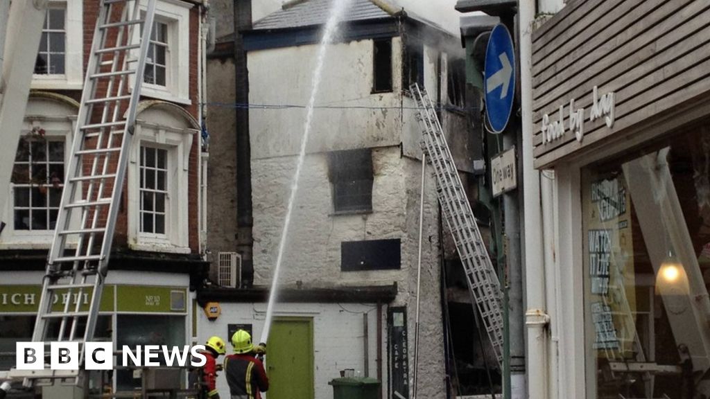 Truro three-storey building blaze tackled by fire crews - BBC News
