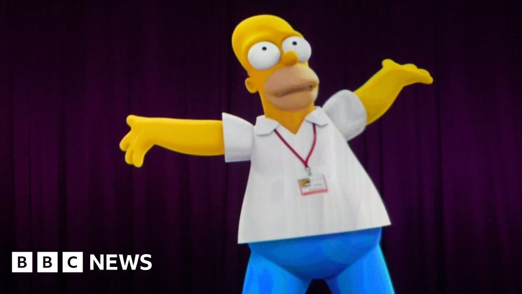 Homer to take fans' questions in Simpsons live episode - BBC News