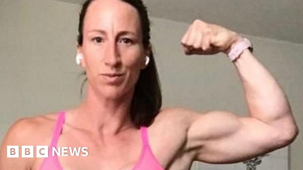 Women's rugby star Kat Merchant hits out at online trolls - BBC News