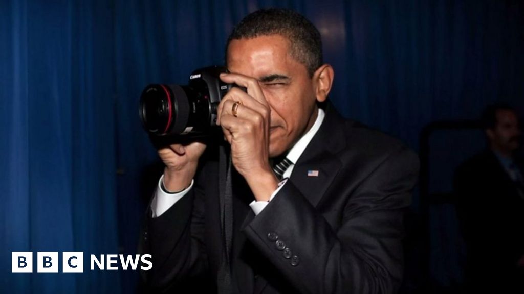 Taking two million photos of Obama - BBC News