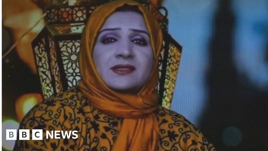 Amreena Bhat: The ‘senseless’ murder of a Kashmiri TV actor - BBC News