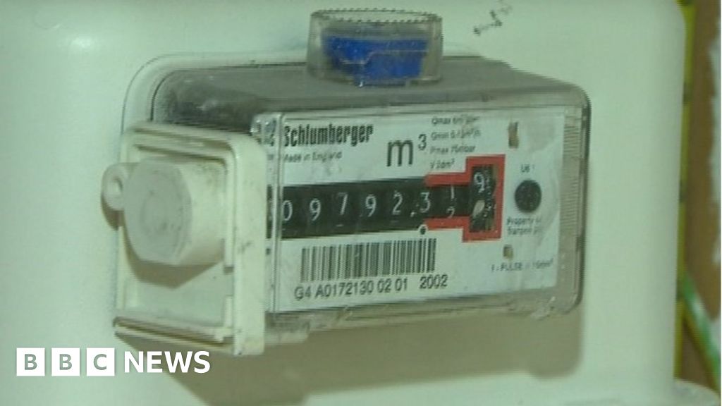 Power NI to cut household electricity bills by 10% - BBC News