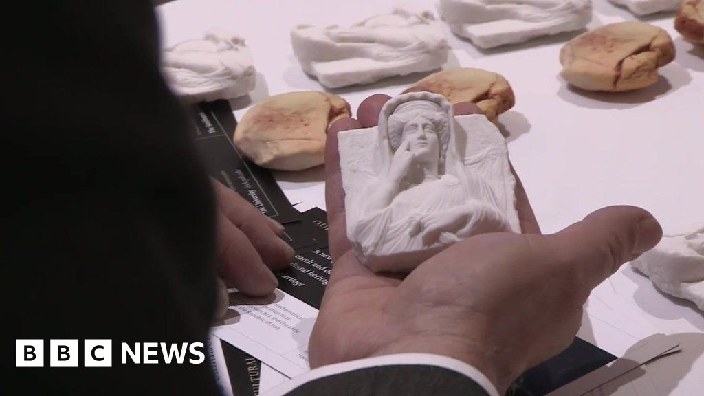 Davos: The 4,000-year-old Palmyran party favours - BBC News