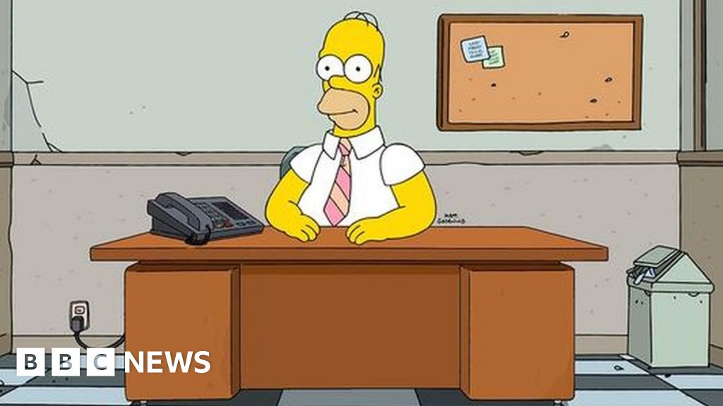 The Simpsons airs live animated segment and other tech news - BBC News