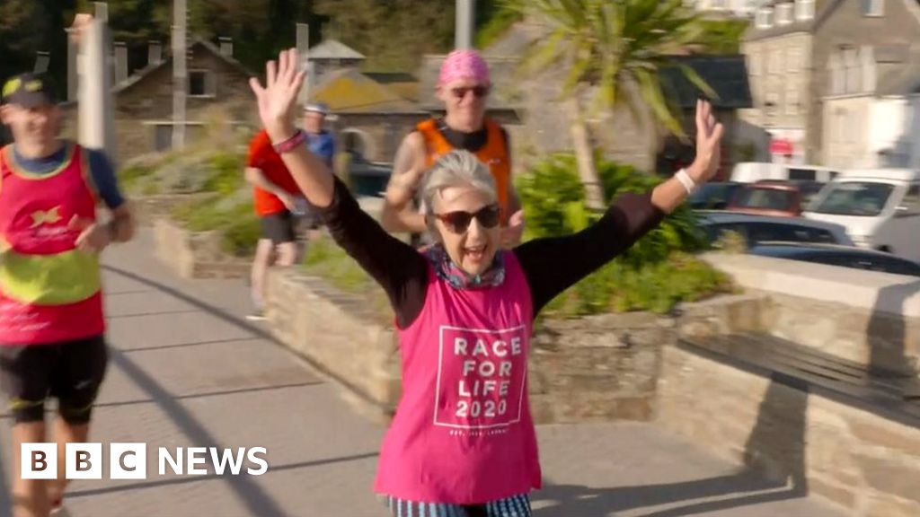 Woman, 68, runs Race for Life despite lung cancer - BBC News