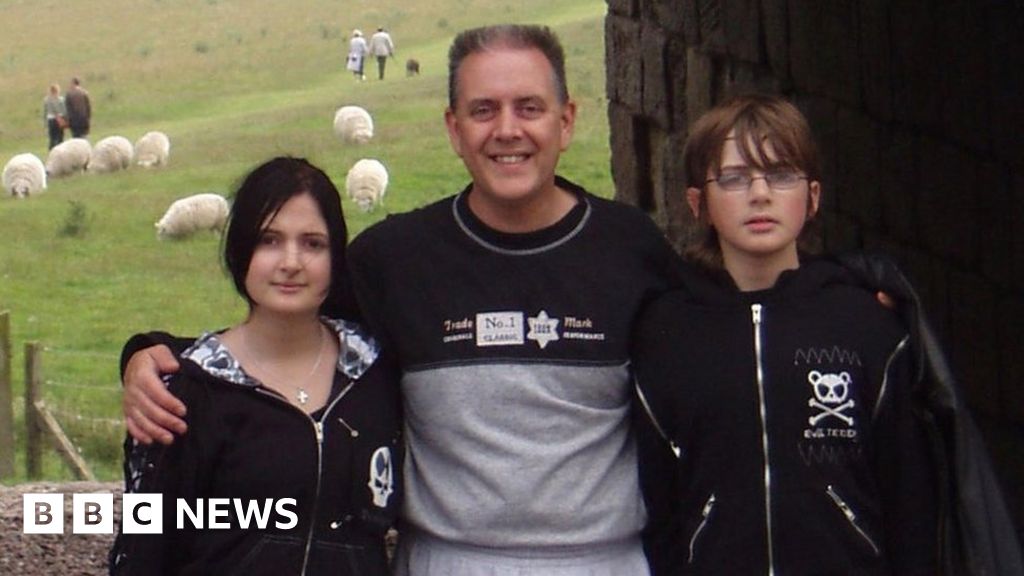 Andrew Gosden's father in silence vow to mark anniversary - BBC News