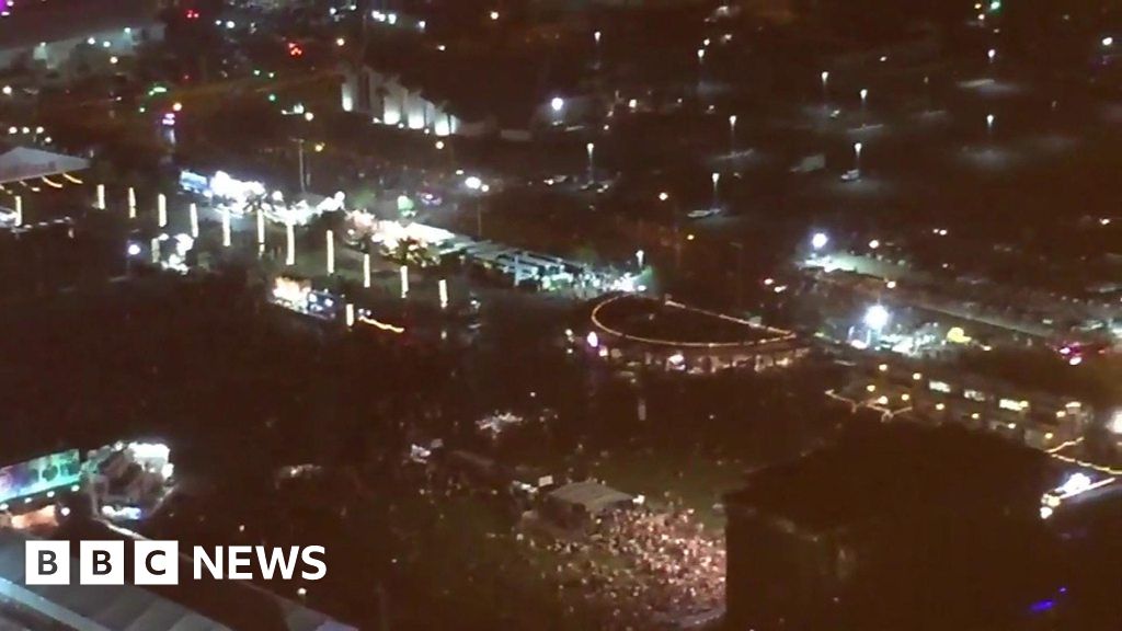 Las Vegas: Video shows crowd dispersing from hotel - BBC News